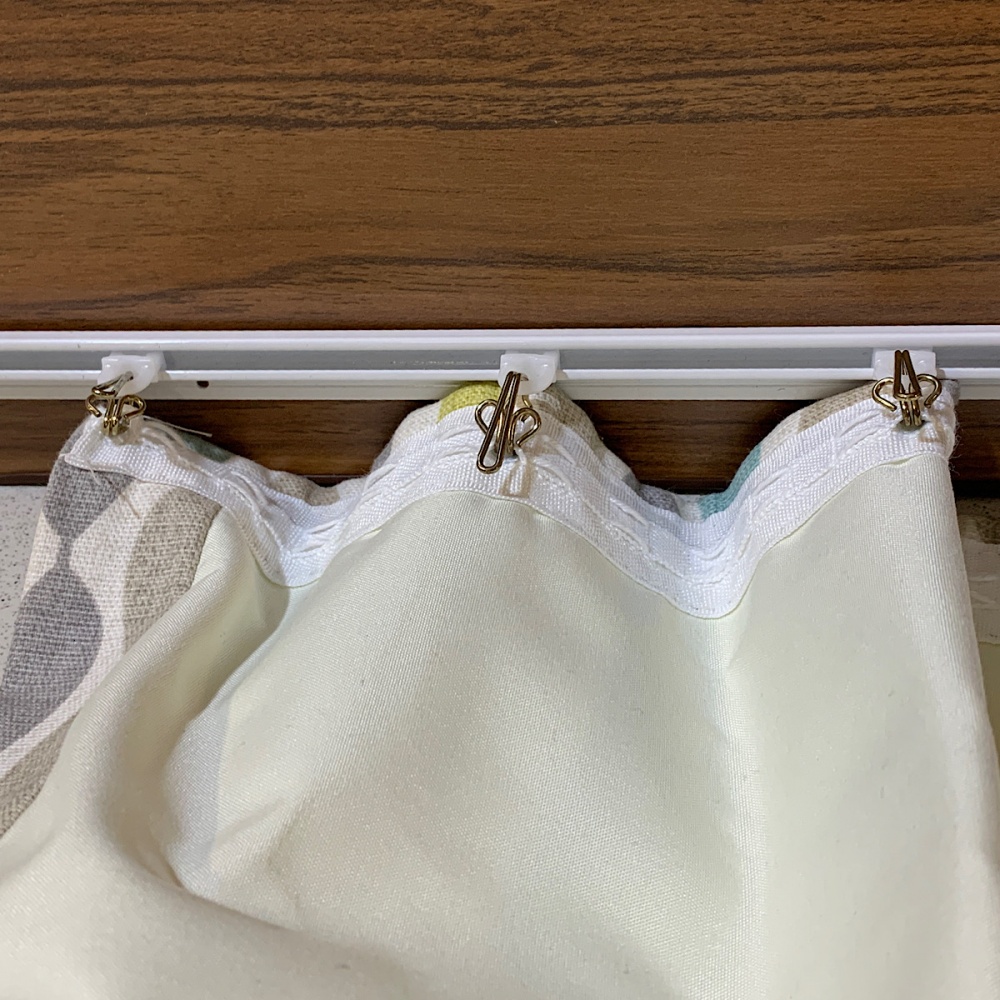 Zinc Curtain Hooks - screen-covers.co.uk