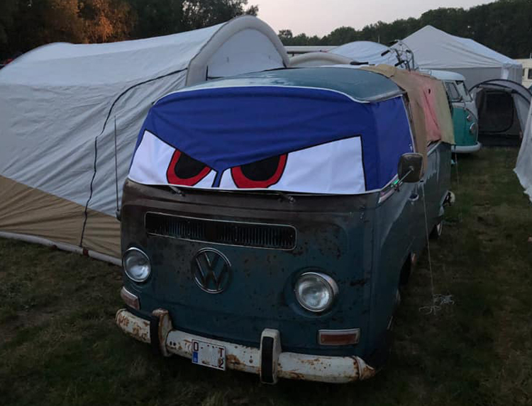 VW T2 Bay BusEyes Screen Cover - screen-covers.co.uk